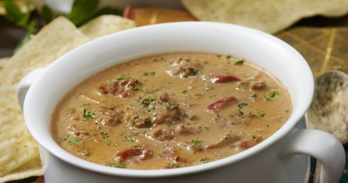 Unverschämt gut: Schnelle Hackfleisch-Käse-Suppe fürs Wochenende