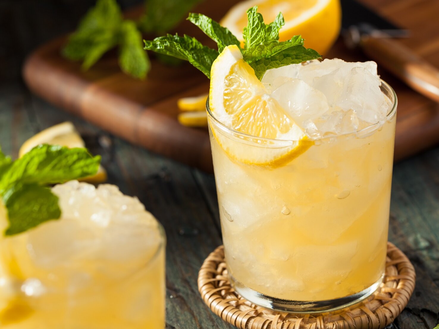 Dry Limoni: Der Zitronen-Aperitif mit Limoncello für heiße Sommer-Abende