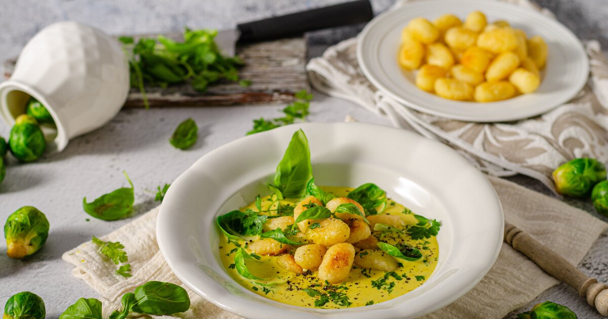 Gnocchi in Rosenkohl-Curry-Soße: Highlight der Saison