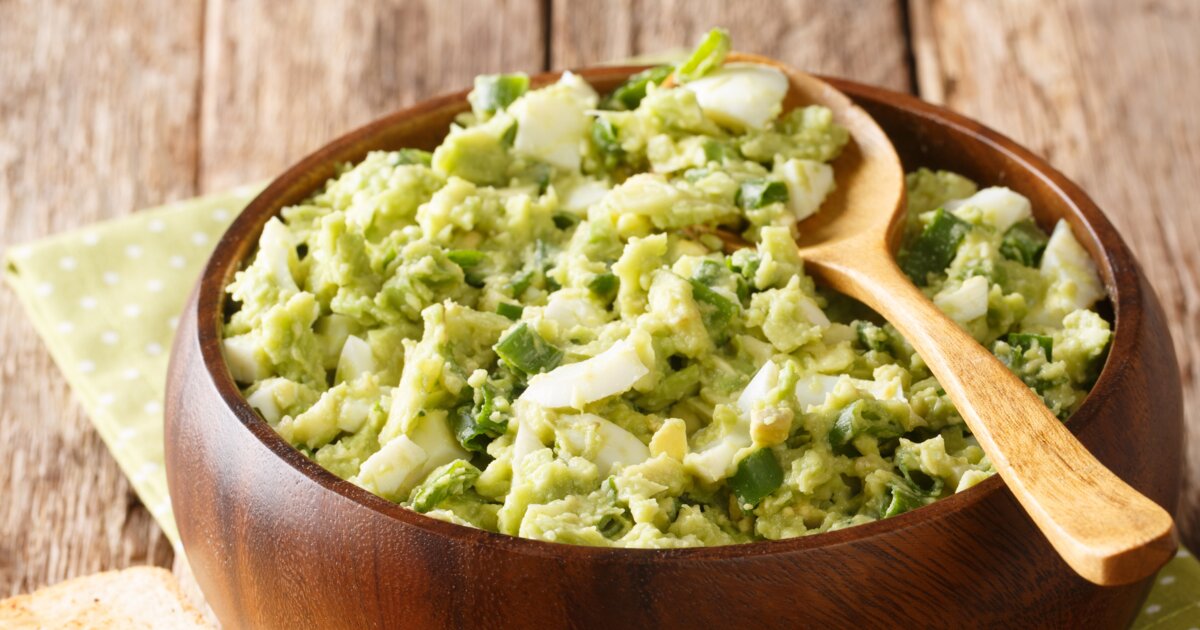 Avocado-Eiersalat mit Joghurt: Low-Carb-Hit für deine Party