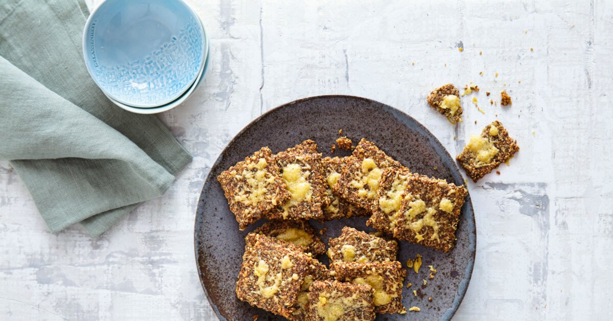 Kaum zu glauben, wie leicht Low-Carb-Knäckebrot selbst gemacht ist