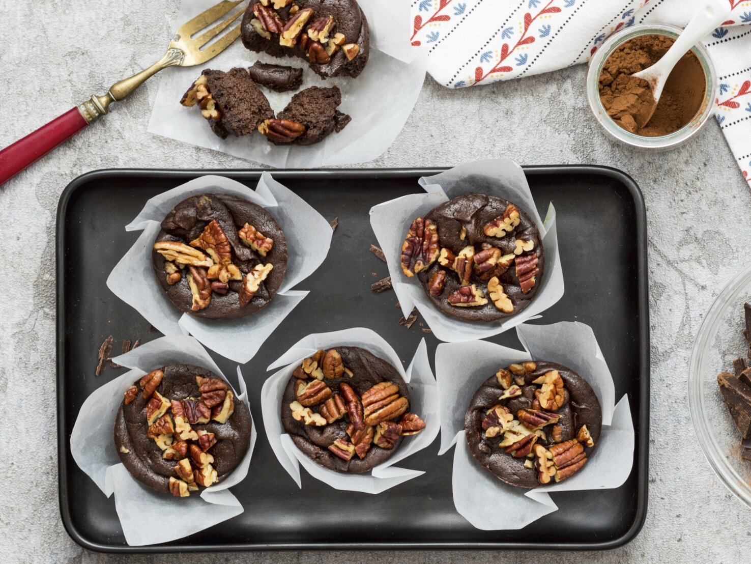 Backen mit Xylit: Probiere unsere Low Carb Schoko-Muffins mit Avocado