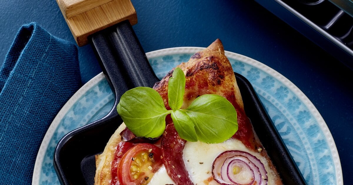 Salami-Pizza-Pfännchen: Raclette-Grill-Abend mit viel Käse