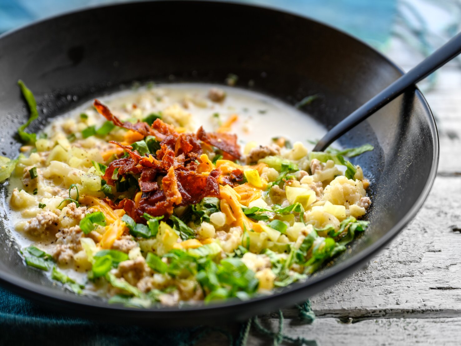 Low Carb aus der Pfanne – dieser Cheeseburger braucht kein Brötchen