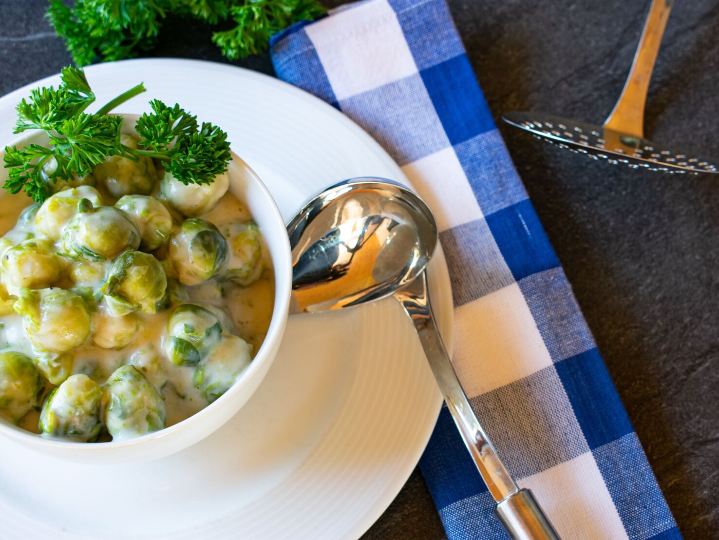 Rosenkohl-Rezepte mit Soße: 5 Soßen-Ideen und alle lieben den Kohl