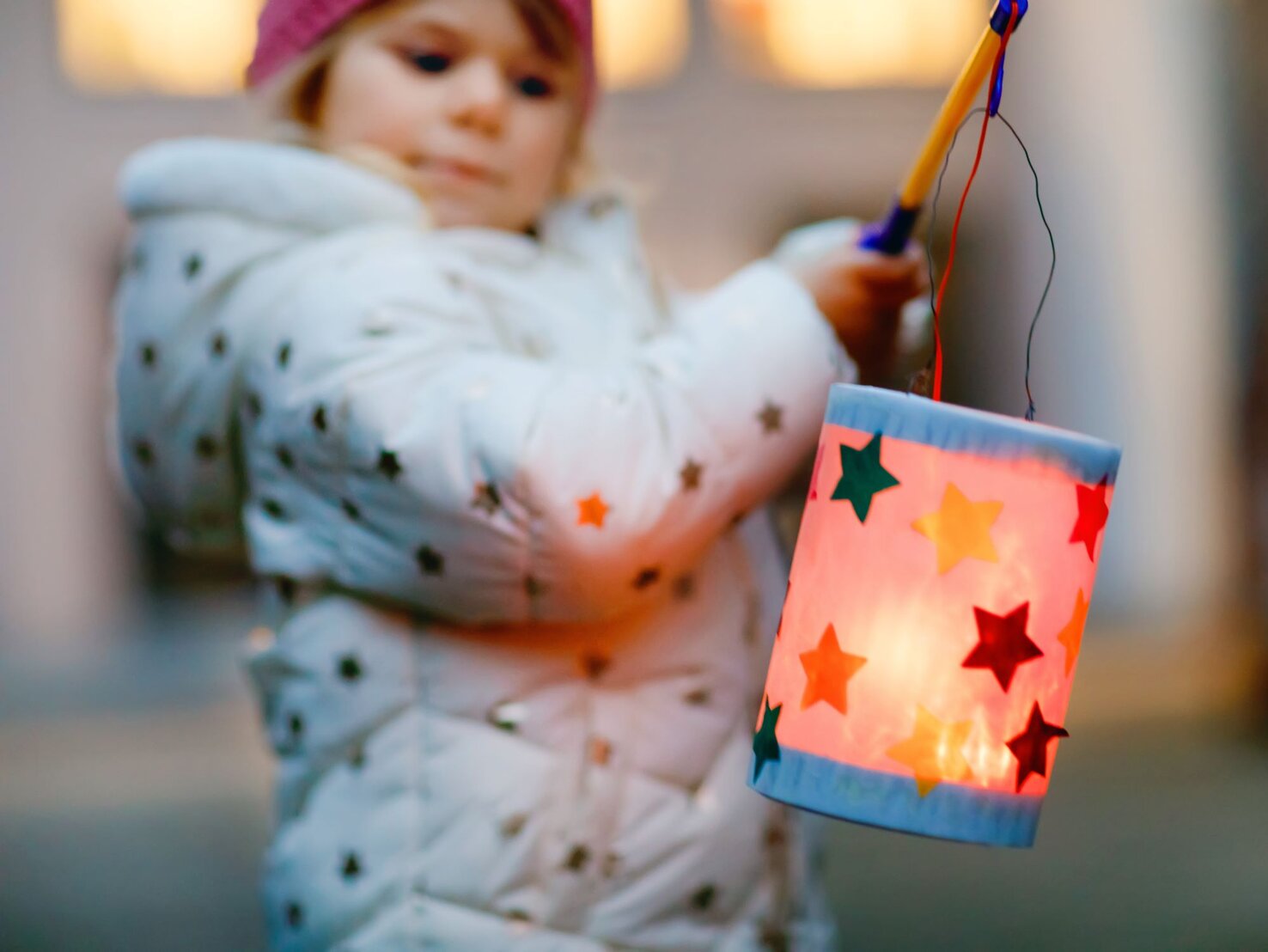 Laterne basteln für Sankt Martin: Schönes DIY-Projekt zum Laternenfest