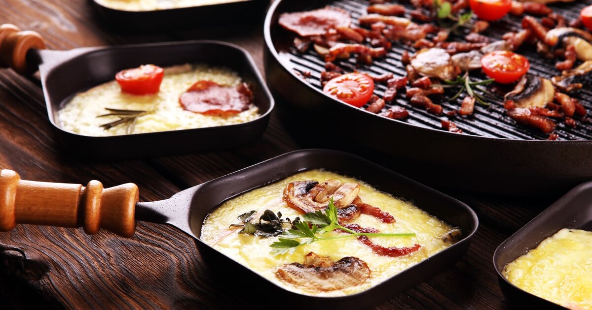 Raclette-Zutaten: Dieses DIY-Raclette-Bord sorgt an Silvester für Platz