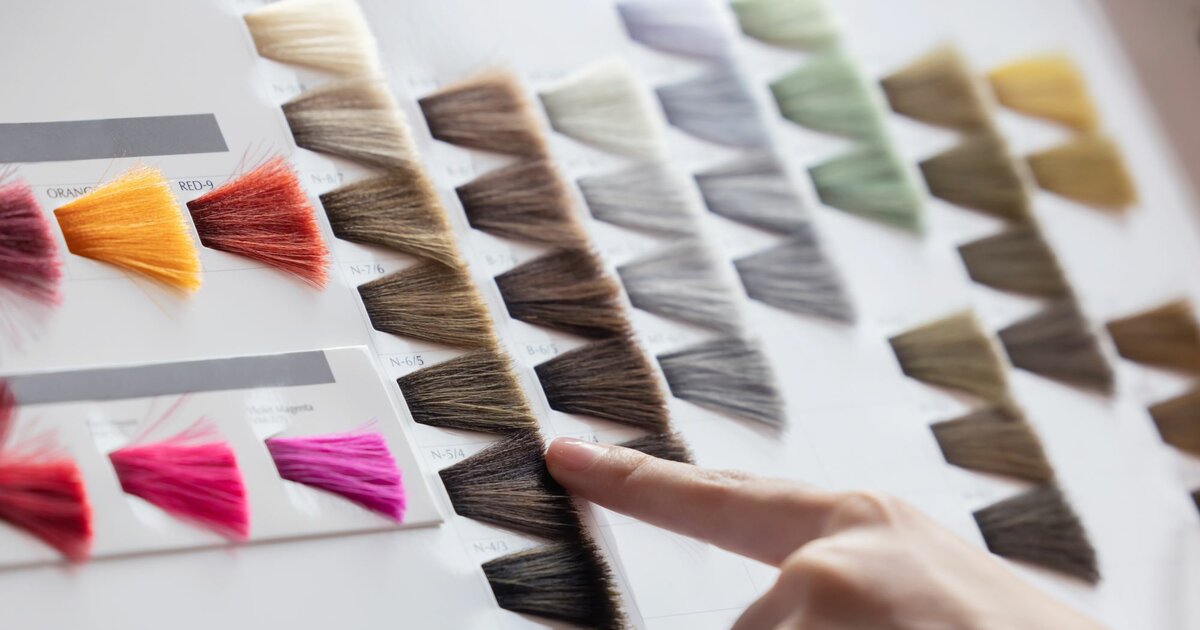 Haarfarben-Check: Diese Nuancen bringen deinen Teint zum Strahlen