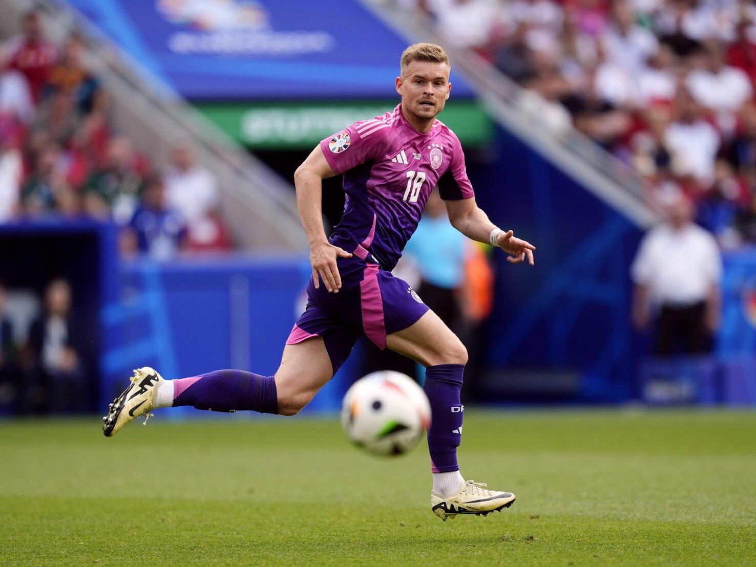 Mama verrät: Diese Nachricht bekommt Mittelstädt vor jedem EM-Spiel