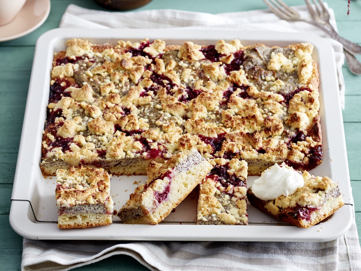 Kirsch-Mohn-Schnitten: Backen mit extra viel Liebe